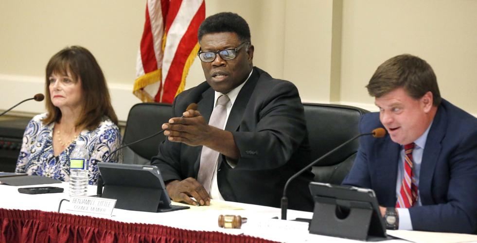 Photos; Anniston City Council Meeting | News | annistonstar.com