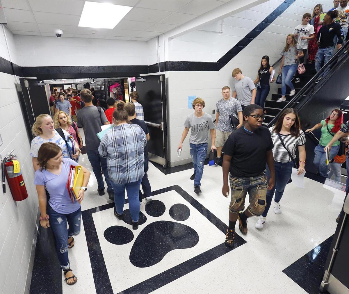 First Day of School at Wellborn High School | Slideshows | annistonstar.com