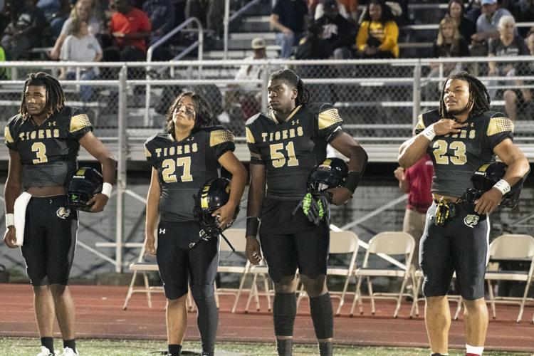 ALL COMER, ALL NIGHT: In battle of ranked teams, B.B. Comer shreds ...