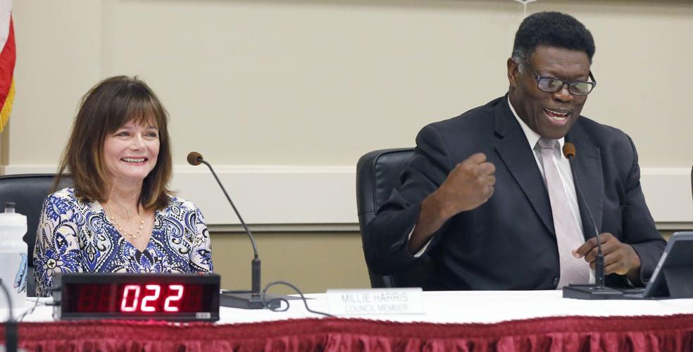 Photos; Anniston City Council Meeting | News | annistonstar.com