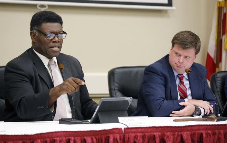 Photos; Anniston City Council Meeting | News | annistonstar.com