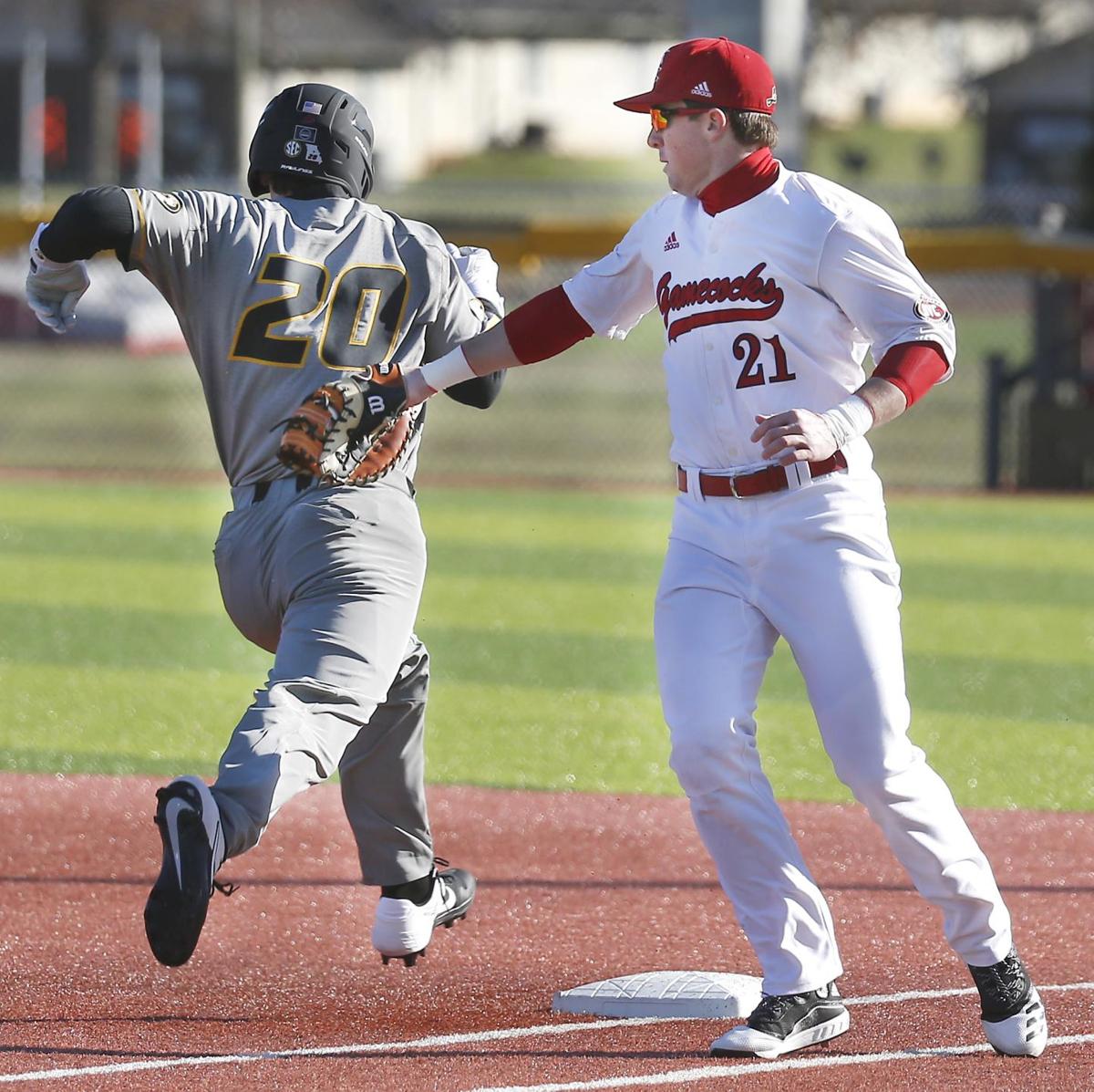 Photos: JSU vs Missouri NCAA Baseball Game | Slideshows | annistonstar.com