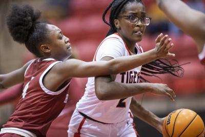Prep girls basketball: Webb makes a 31-point impression, but Handley ...