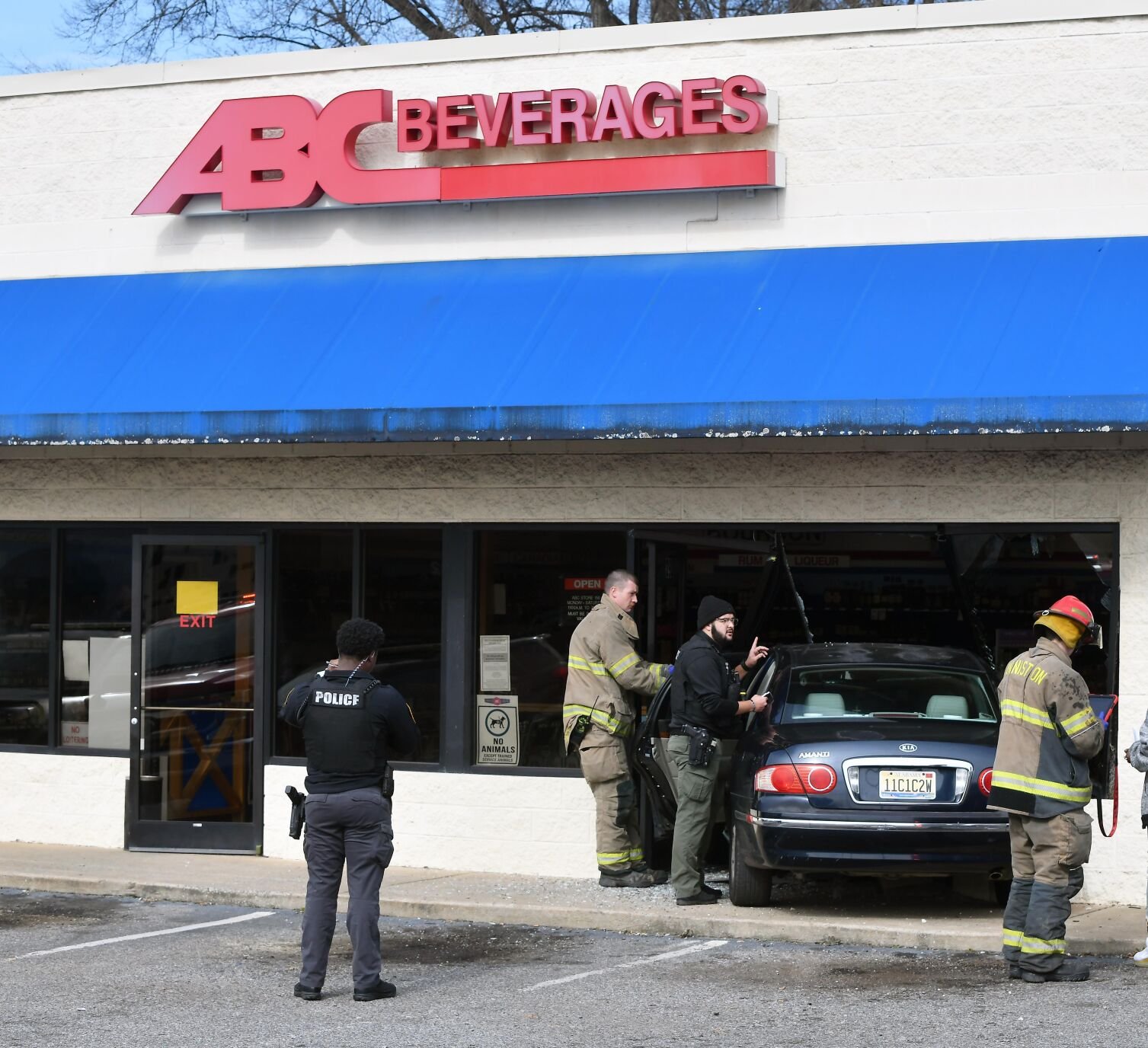 Car crashes through ABC store window; driver unhurt | Anniston ...
