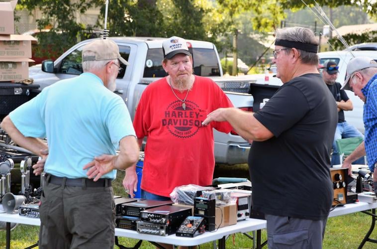 Ham radio hobbyists share knowledge at Gadsden event | Local News | annistonstar.com