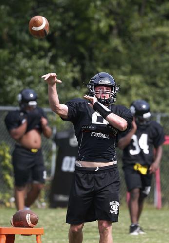 Photos; Wellborn High Football Practice | Slideshows | annistonstar.com