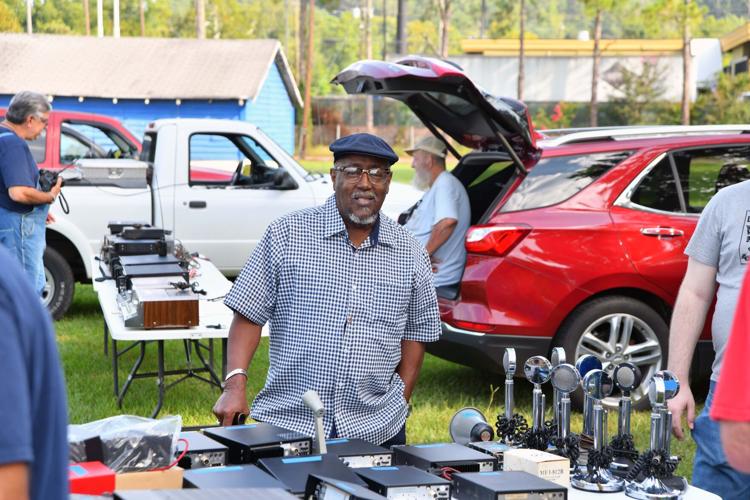 Ham radio hobbyists share knowledge at Gadsden event | Local News | annistonstar.com
