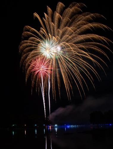 Photos: Oxford Fireworks Show | Slideshows | annistonstar.com