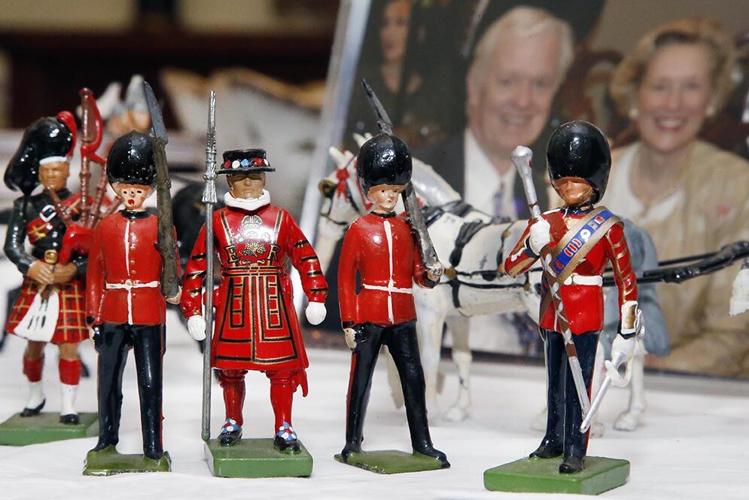 Photos: Dr. Gerald Woodruff's Miniature Collection | News ...