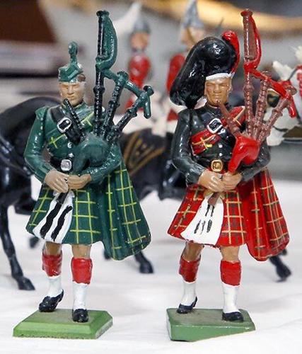 Photos: Dr. Gerald Woodruff's Miniature Collection | News ...