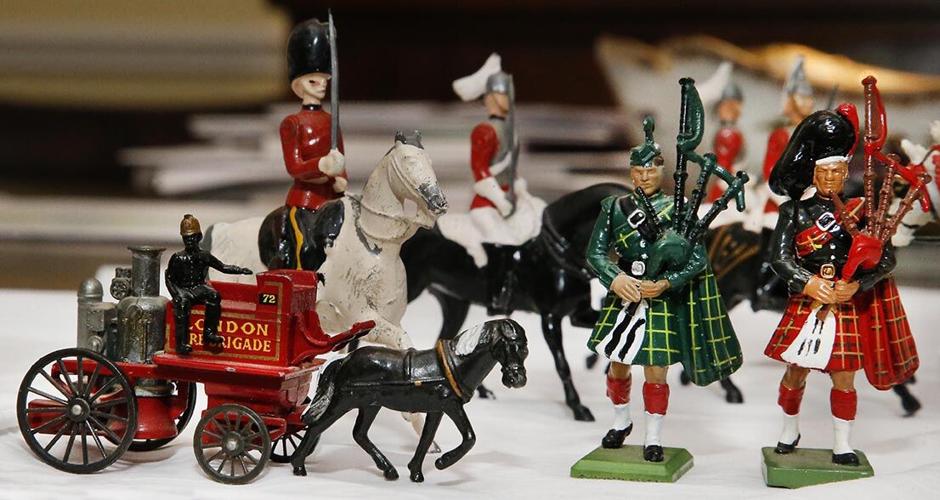 Photos: Dr. Gerald Woodruff's Miniature Collection | News ...