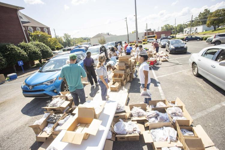 Photos: United Way food distribution | Slideshows | annistonstar.com