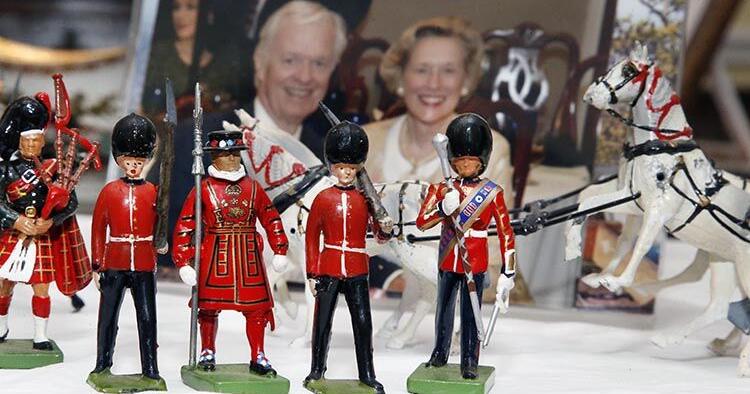 Photos: Dr. Gerald Woodruff's Miniature Collection | News ...