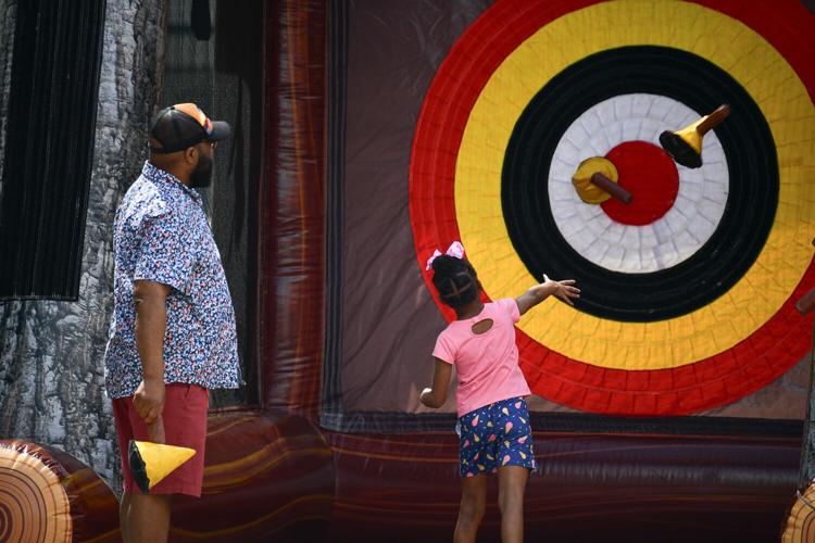 Photo gallery: Sunny King Criterium / Noble Street Festival ...