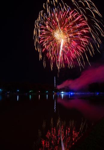 Photos: Oxford Fireworks Show | Slideshows | annistonstar.com