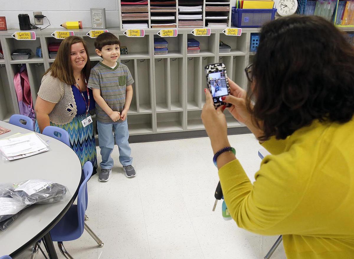 New Kitty Stone Elementary excites students, teachers on first day of ...
