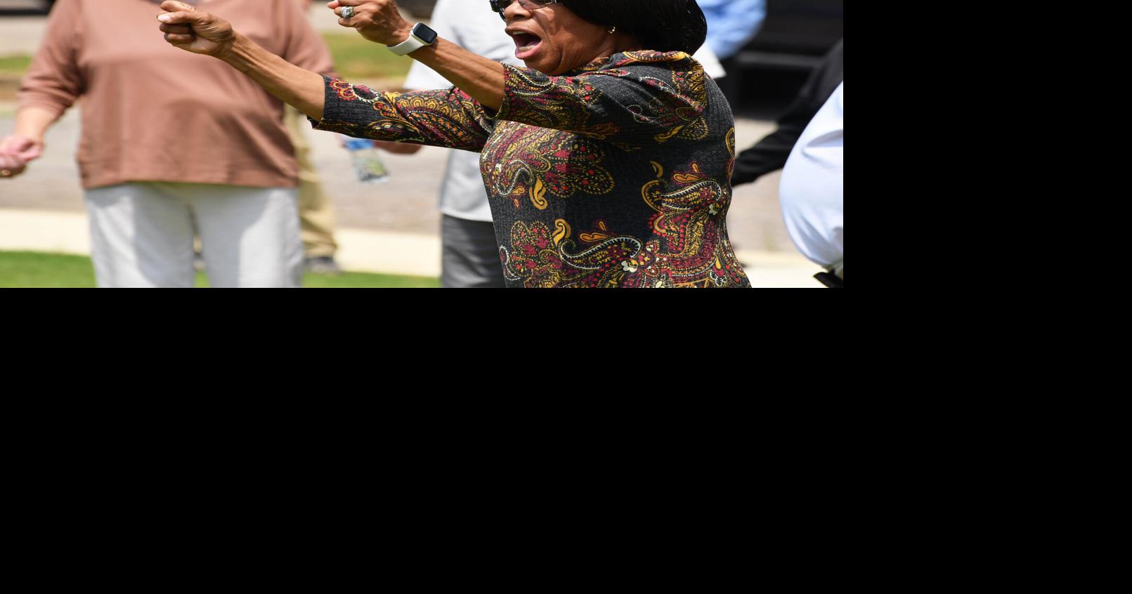 Photo gallery: Prayer vigil for Anniston fire chief Jeff Waldrep ...