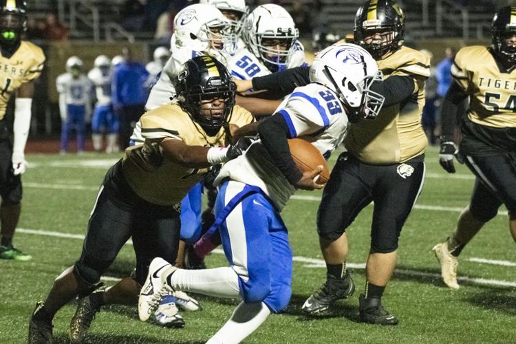 Photos: B.B. Comer thrashes Coosa Central - High School Football | The ...