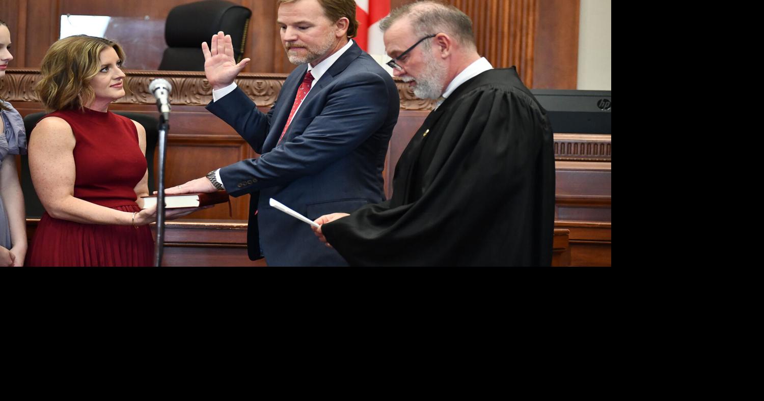 Dustin Merritt sworn in as new circuit court judge | Anniston ...