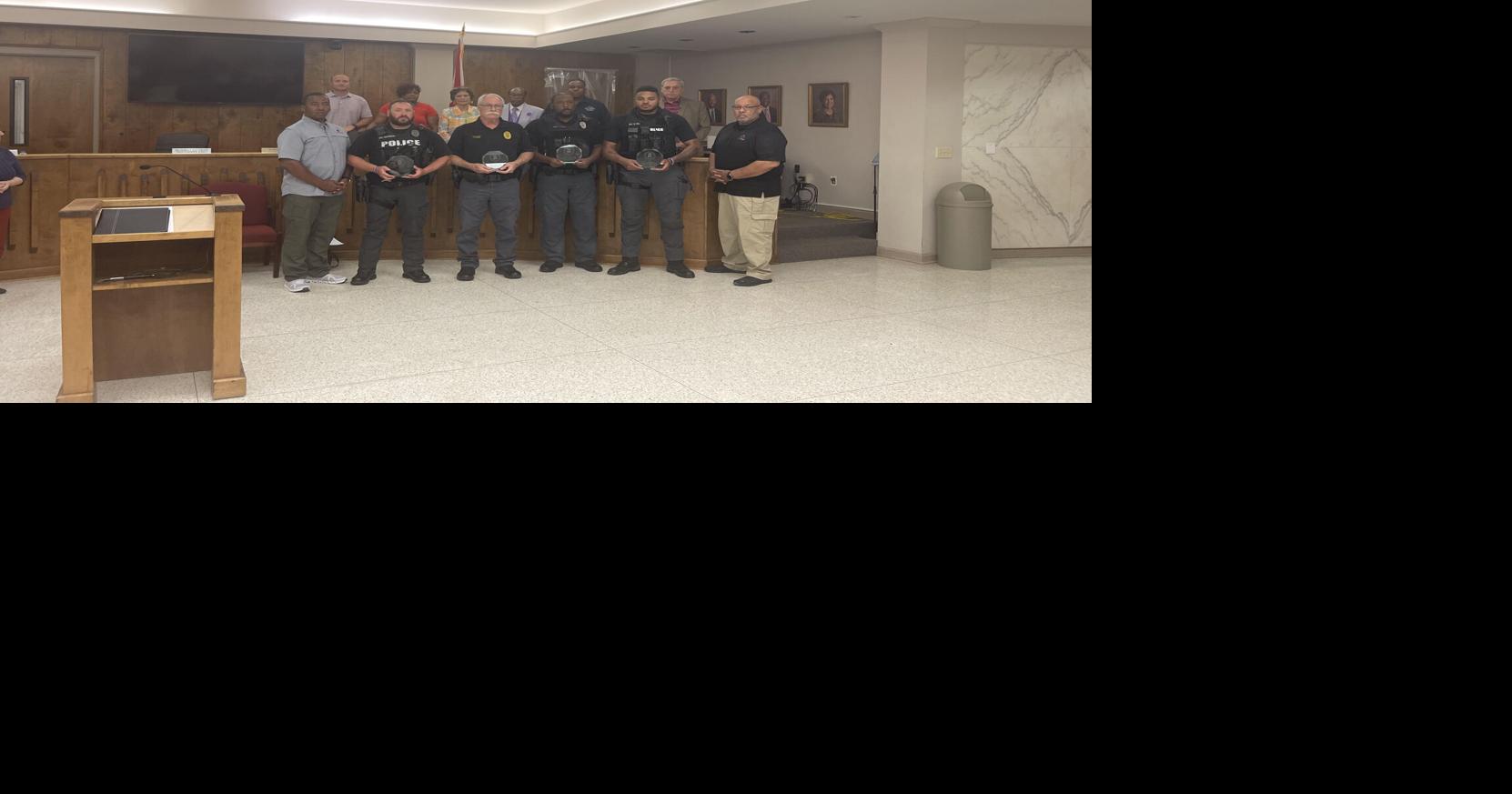 Four officers commended for helping rescue shot woman | News ...