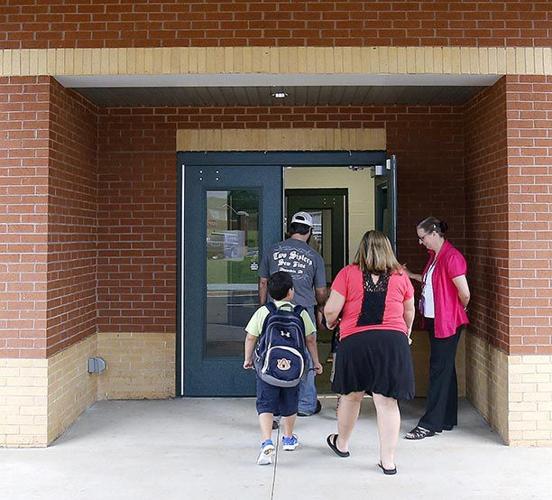 New Kitty Stone Elementary excites students, teachers on first day of ...