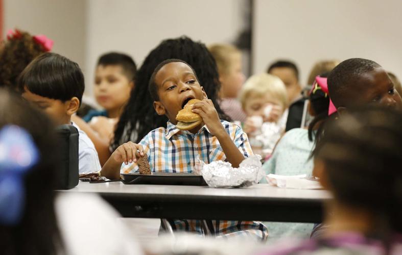 Photos: First Day of School at Saks Elementary | News | annistonstar.com