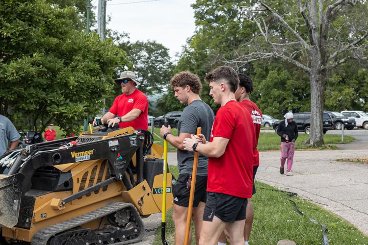 COMMUNITY SERVICE: Jax State football players spend day helping out at ...