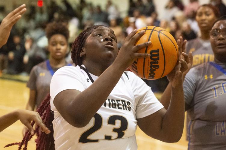 Photos: B.B. Comer sweeps TCCHS on Senior Night - High School ...