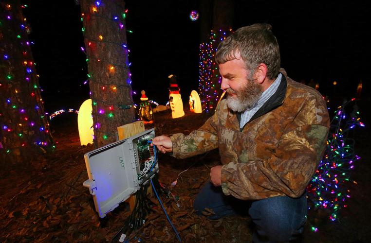 LET THERE BE LIGHTS! Every year, a Calhoun County couple transforms ...