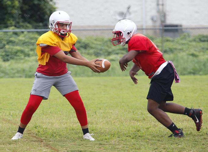 Saks Football Practice | Slideshows | annistonstar.com