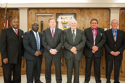 Former Alabama QB Walter Lewis attends Talladega City Council meeting ...