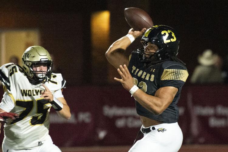 PHOTOS: B.B. Comer blanks Fayetteville at home | The Daily Home ...