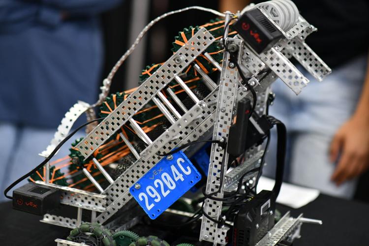 Photo Gallery: Students engineer success at Oxford’s VEX Robotics ...