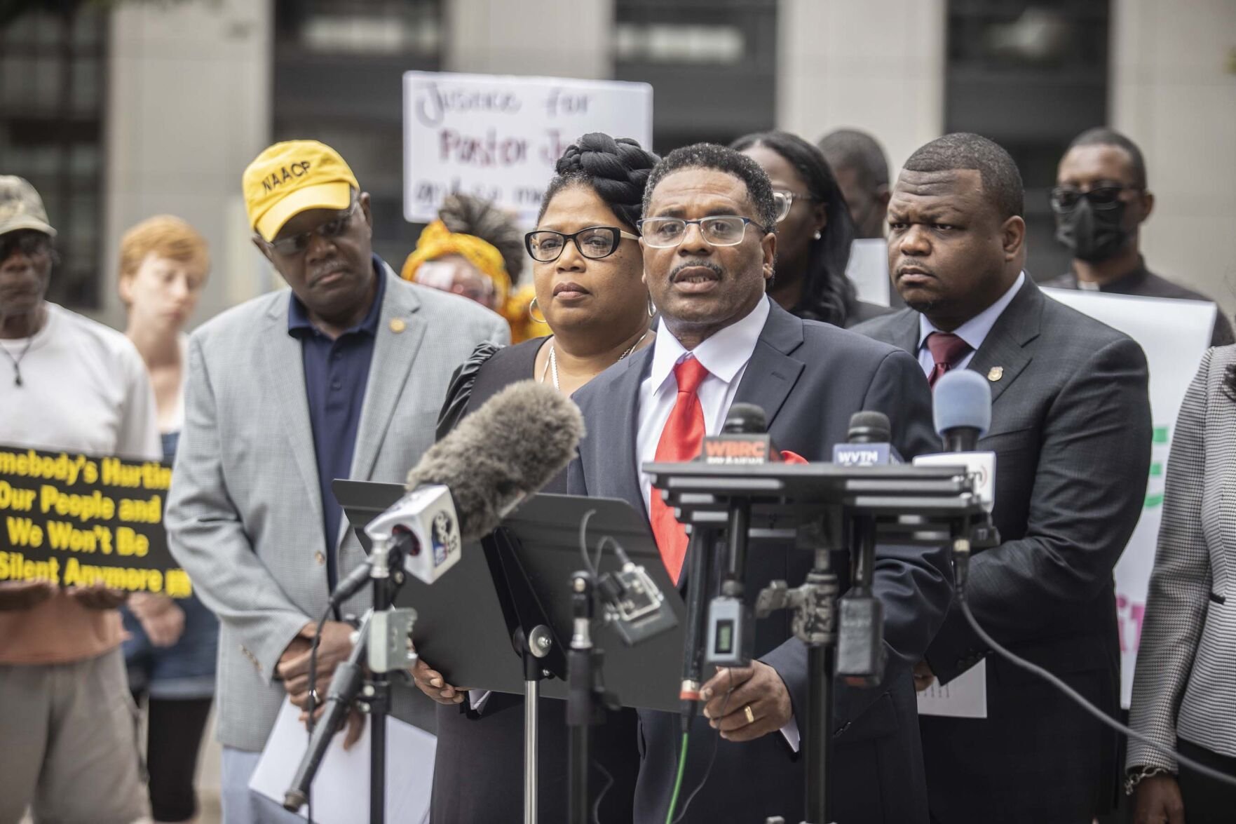 Pastor’s lawsuit against Childersburg is paused for legal ...