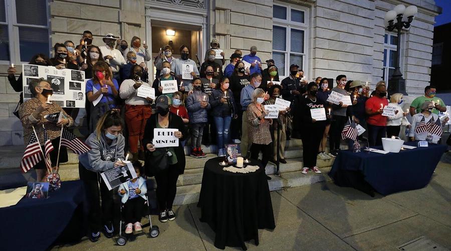 Photos: Anniston vigil for Ruth Bader Ginsburg | News | annistonstar.com