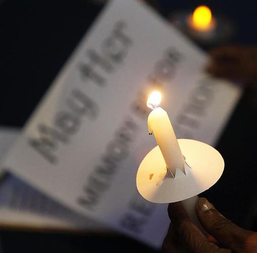 Photos: Anniston vigil for Ruth Bader Ginsburg | News | annistonstar.com