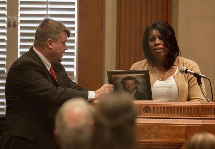 Jurors hear opening arguments in first day of murder trial | Crime ...