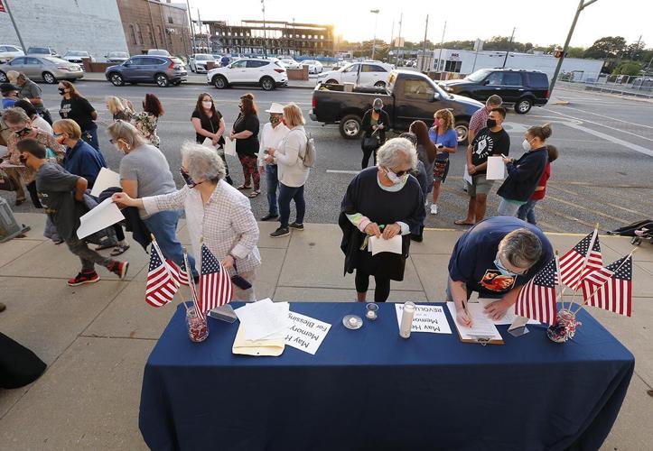 Democrats mourn, worry at Anniston vigil for Ginsburg | Election 2022 ...