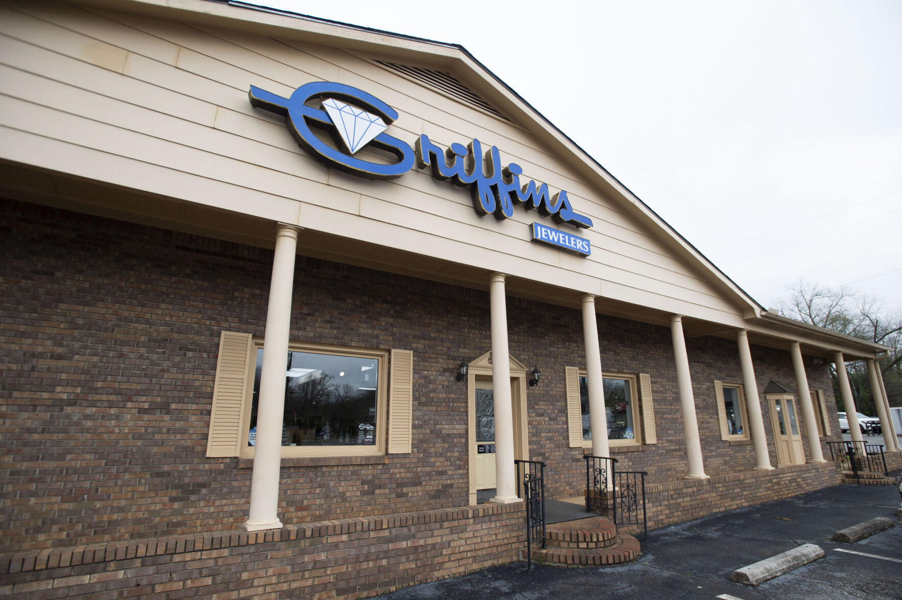 ‘A lifetime in the business’ Griffins Jewelers celebrates 75 years in ...