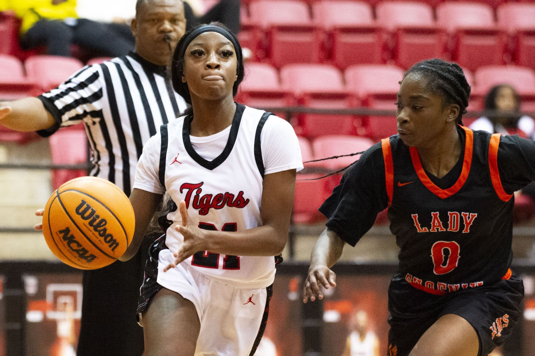 Talladega boys roll past Vincent; Percy Julian downs Talladega girls ...
