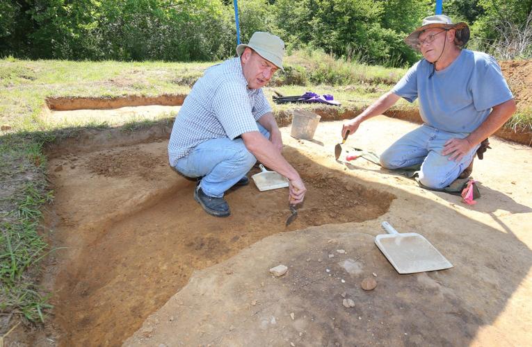 Archaeologist, students and volunteers hunt for signs of White Plains ...