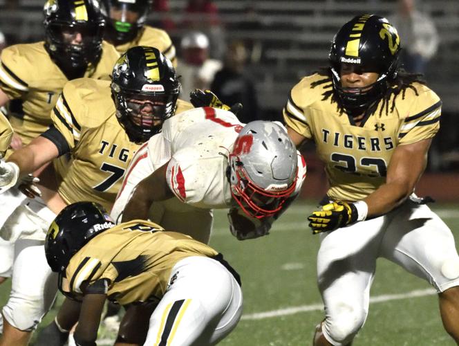 Photos: B.B. Comer puts down Saks | Slideshows | annistonstar.com