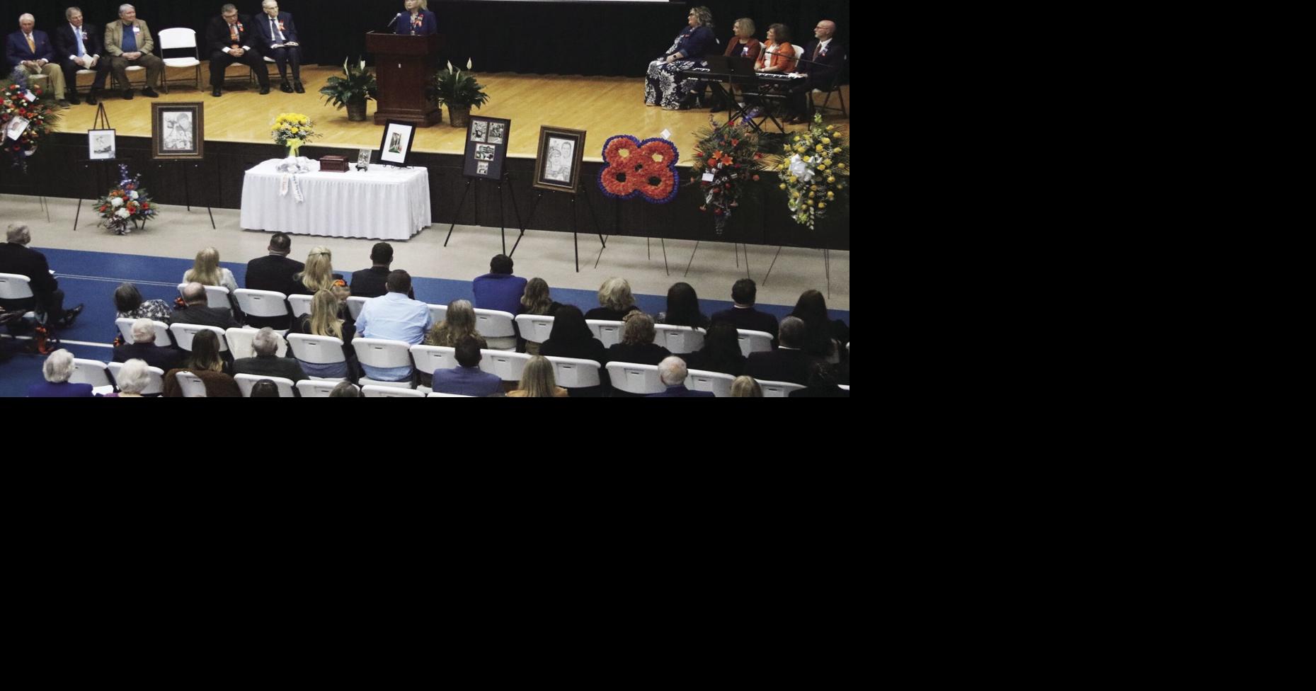 St. Clair County honors Auburn legend Terry Beasley at memorial service ...