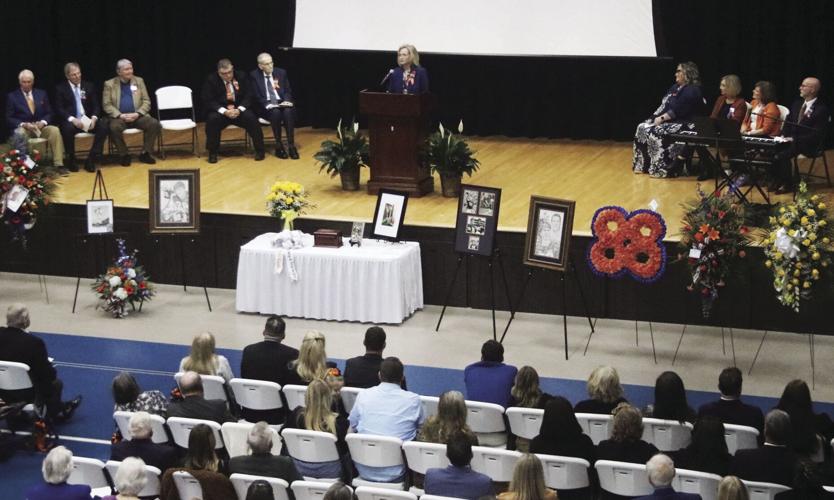 St. Clair County honors Auburn legend Terry Beasley at memorial service ...
