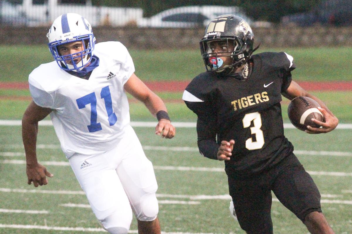 (PHOTOS) Childersburg vs. B.B. Comer - High School Football | The Daily ...