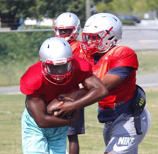 Photos: Saks Football Practice | Slideshows | annistonstar.com
