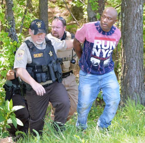 Four suspects arrested after bank robbery, high-speed chase | Crime ...