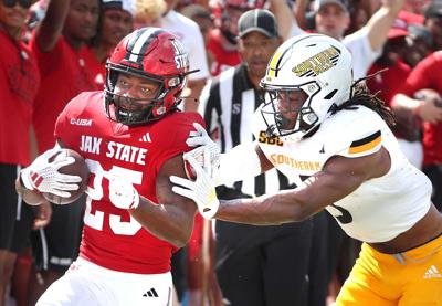 COMPLETE GAME: Gamecocks dominate on both sides of the ball in win over ...