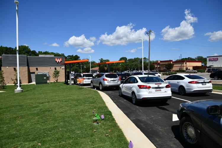 Customers line up to try east Alabama’s first Whataburger | Calhoun ...