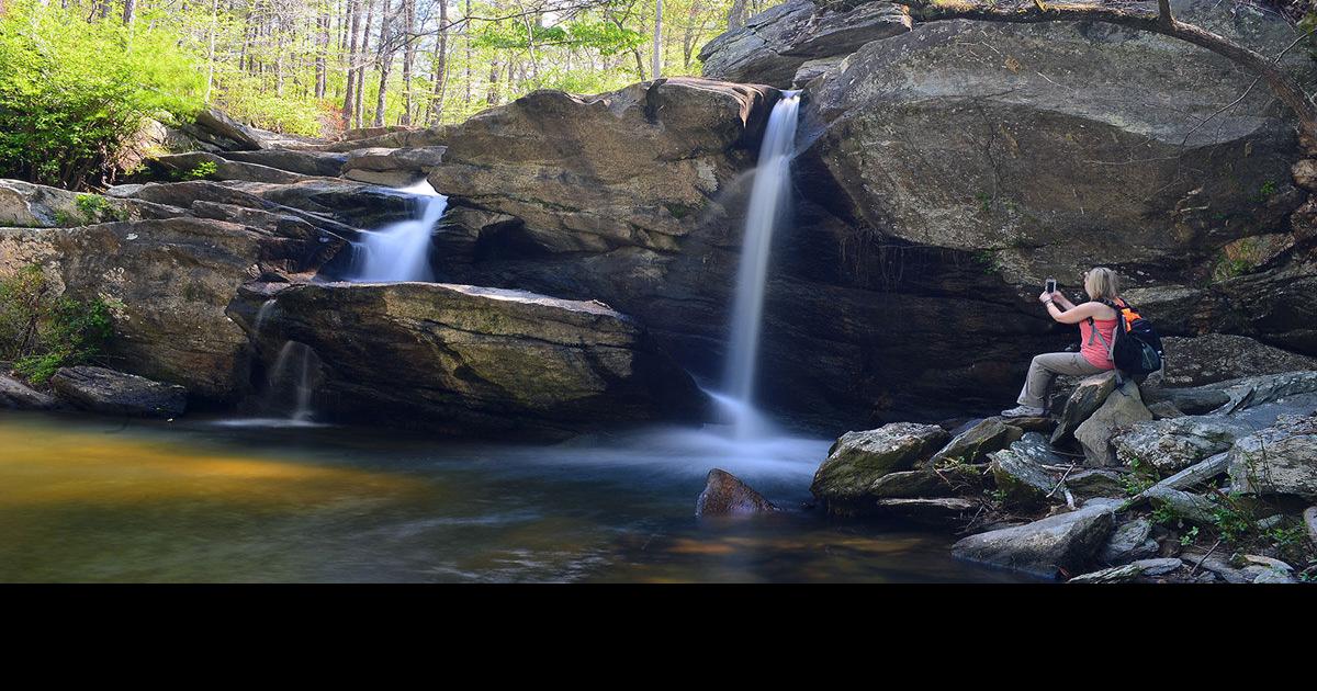 Hikers enjoy tour of Cheaha waterfalls | News | annistonstar.com